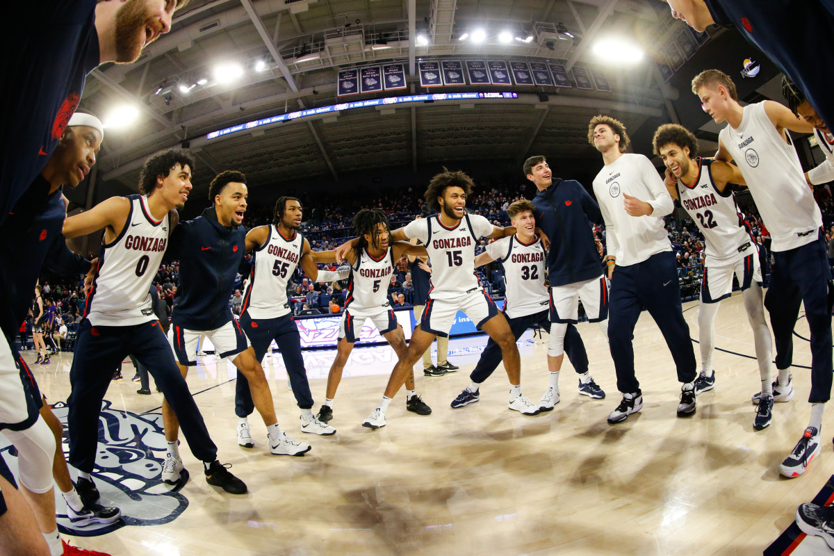 Look: Best photos from Gonzaga's rivalry win over Washington Huskies ...
