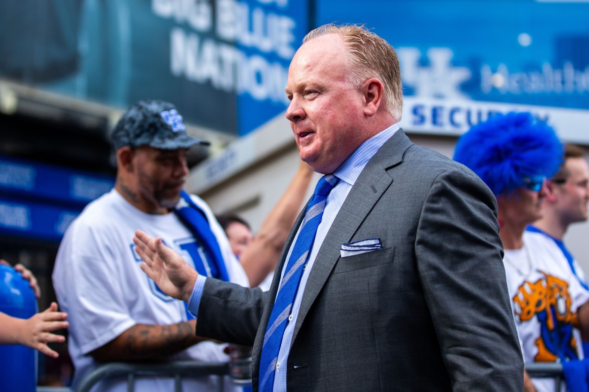 Stoops Visiting Recruits, Portal Target With New Running Backs Coach ...