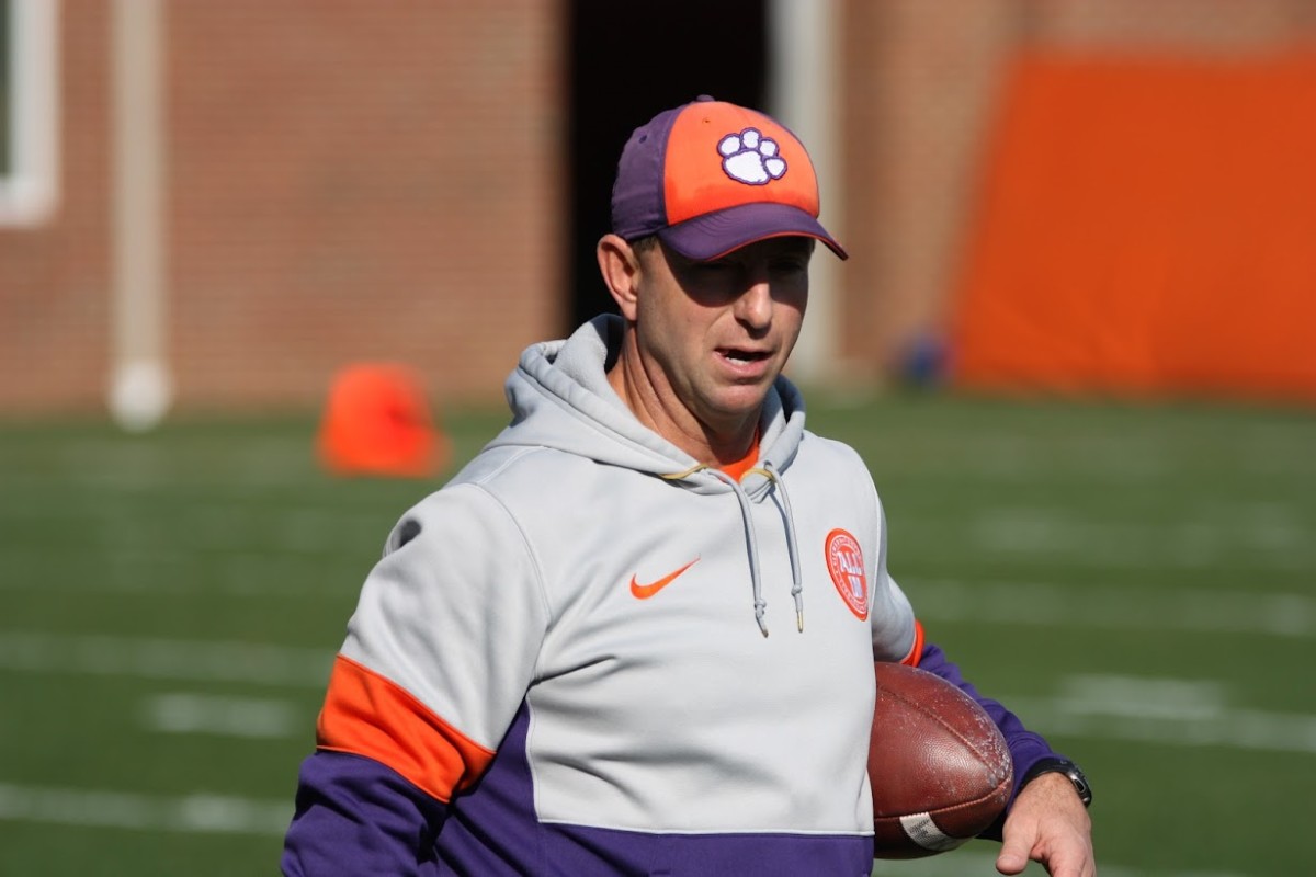 Clemson Tigers Land Inside Top 15 of Final AP Poll - Sports Illustrated ...
