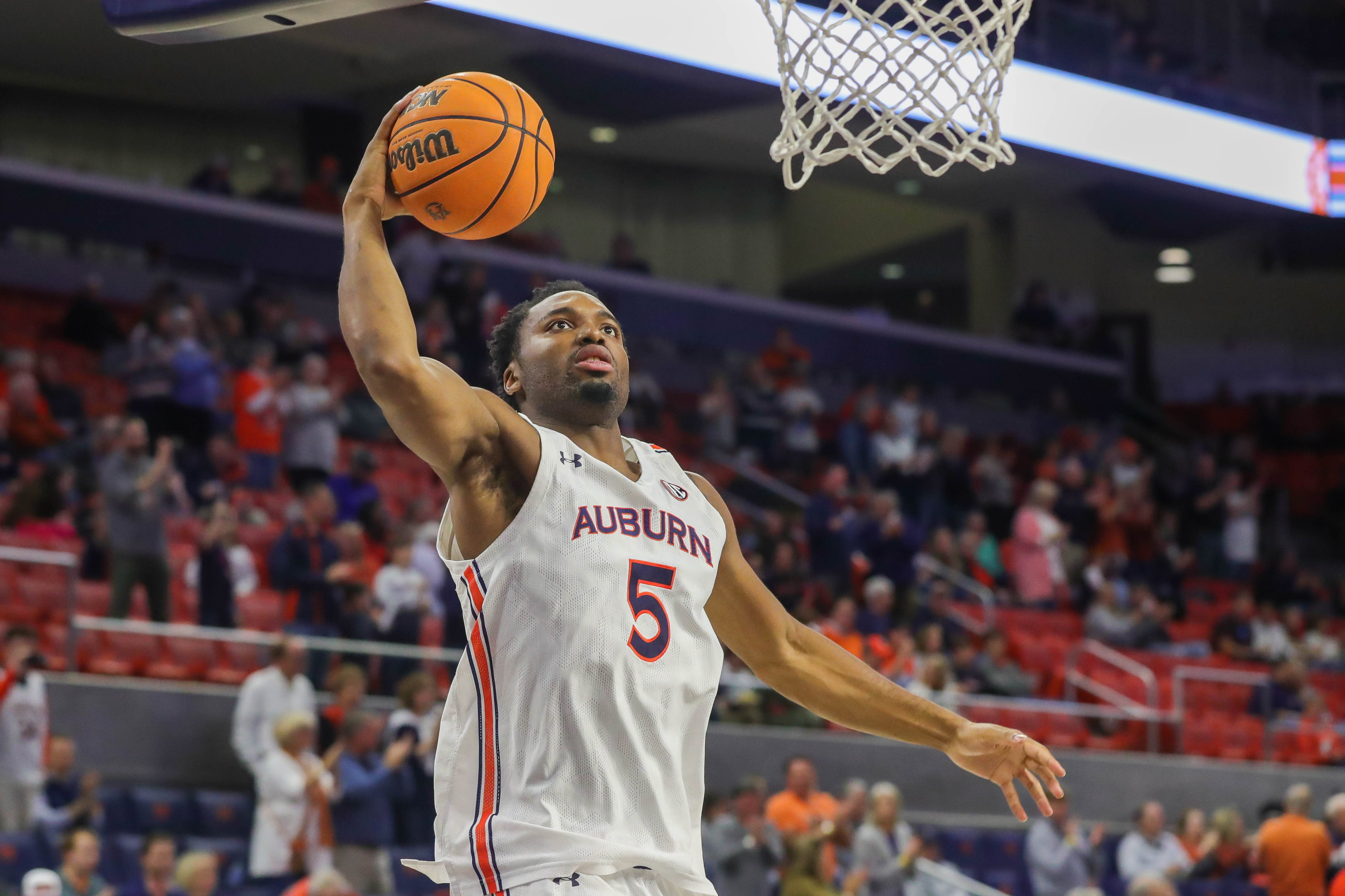 WATCH: Auburn runs a smooth out of bounds play for Chris Moore - Sports ...