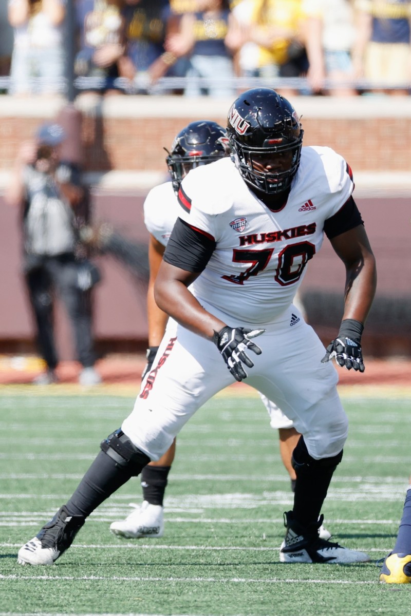 Northern Illinois Transfer OT Marques Cox Commits to Kentucky - Sports ...