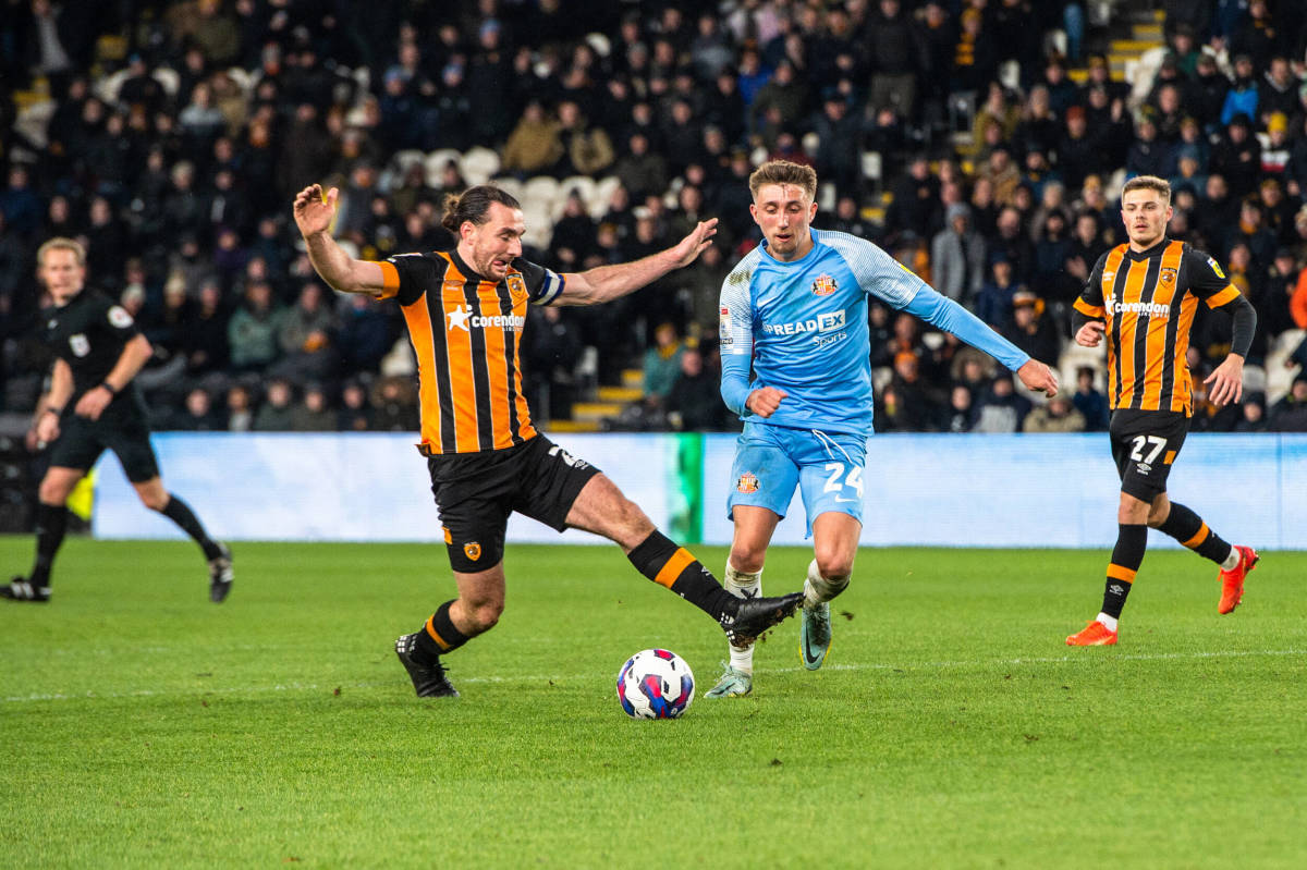 Sunderland boss challenges young players to improve their 'game ...