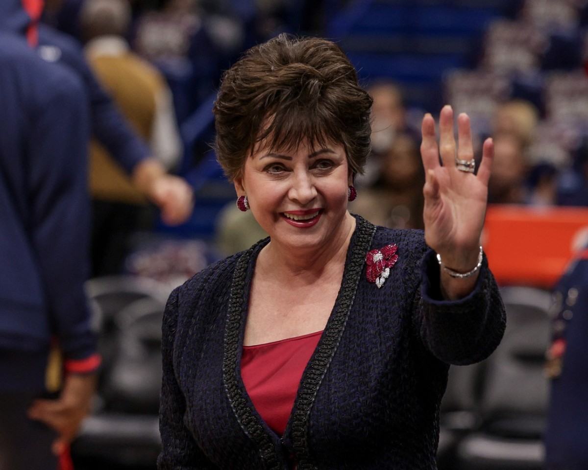 Gayle Benson's Christmas Spirit On Full Display This Week - Sports ...