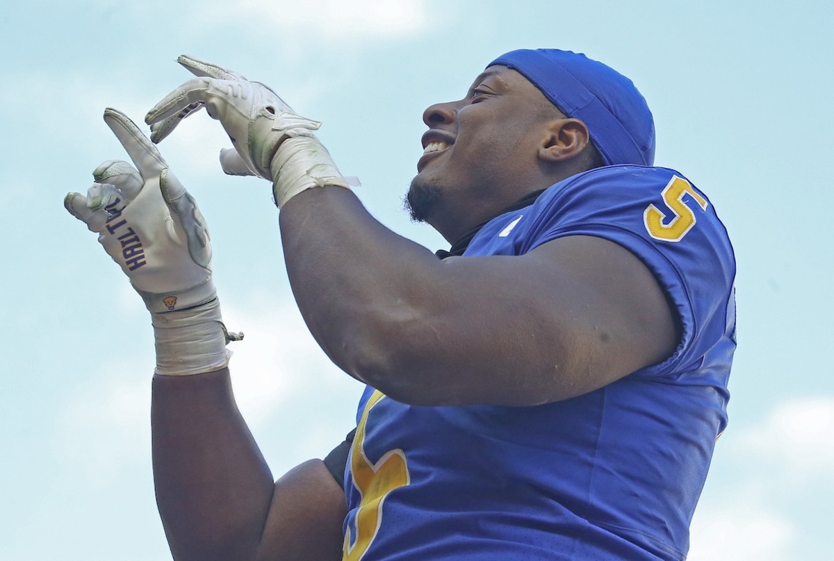 Pitt Panthers DL Deslin Alexandre Wins Witten Collegiate Man of the ...