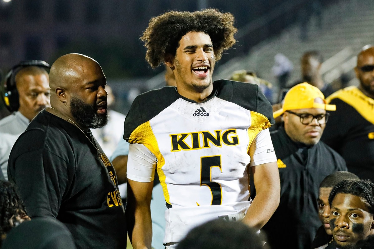 Five-star 2023 QB Dante Moore flips commitment from Oregon to UCLA ...