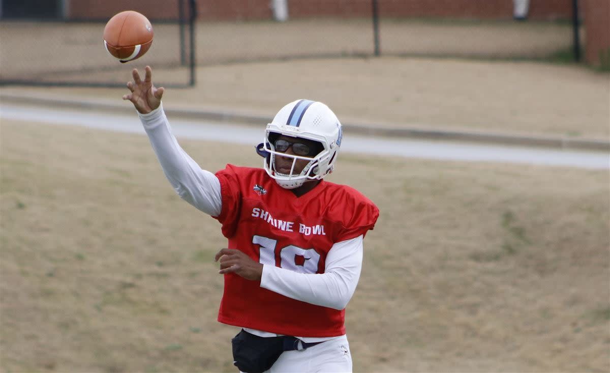 Georgia Tech Offers 2023 Quarterback LaNorris Sellers - Sports ...