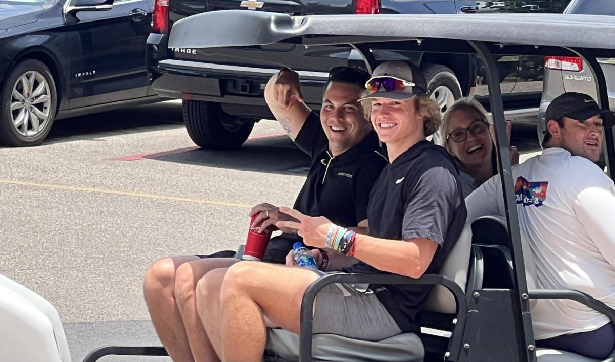 Tony Tokarz signs first signal-caller as quarterbacks coach at Florida ...