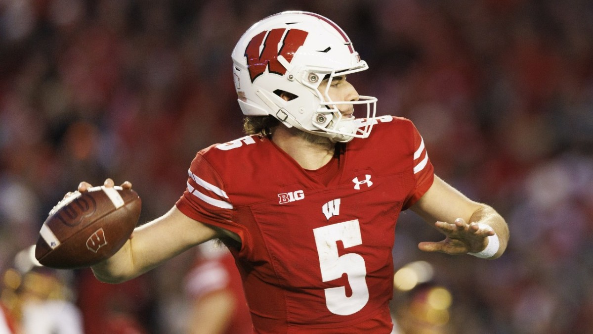 Wisconsin QB Graham Mertz To Transfer to Florida Gators - Sports ...