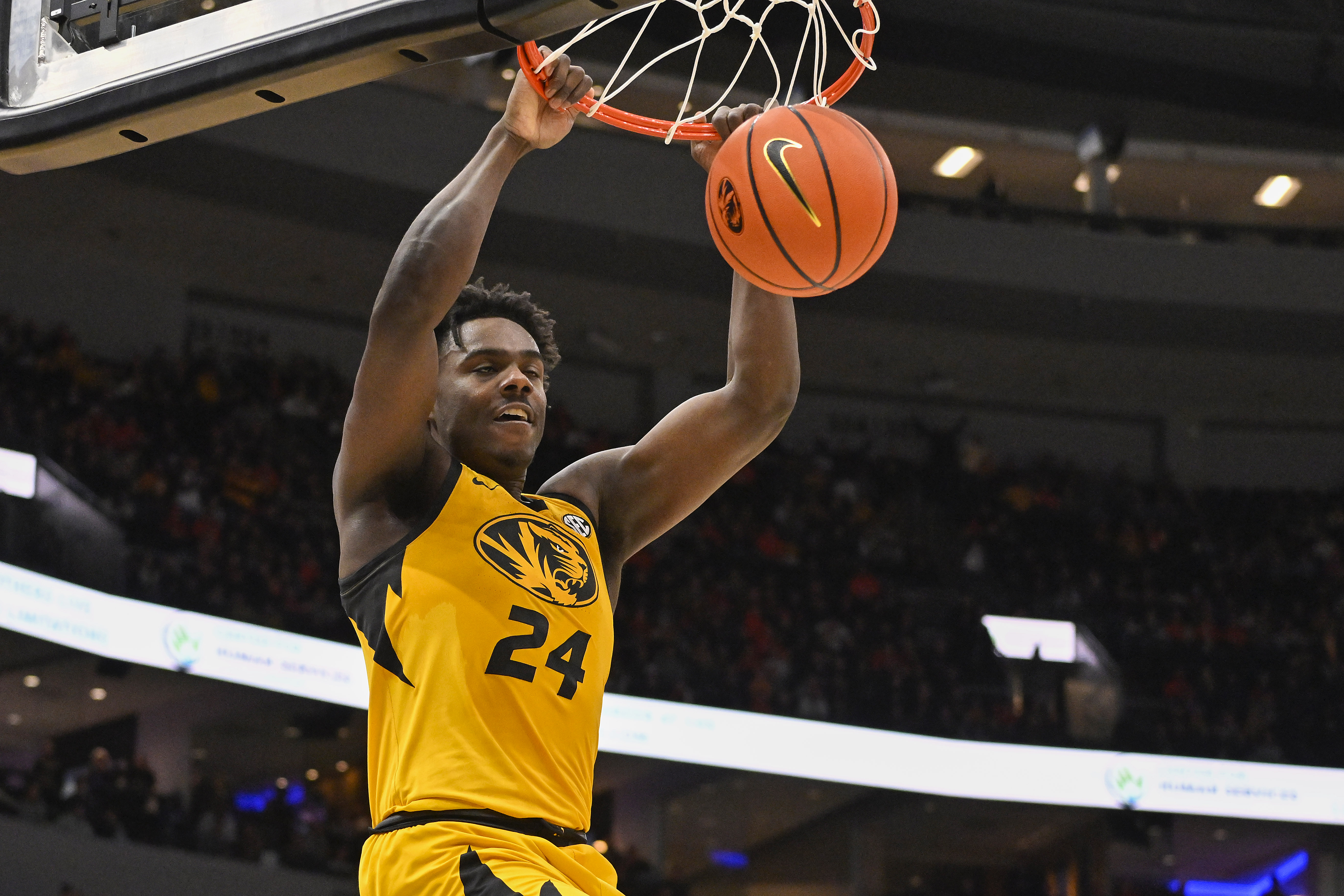 Missouri Tigers Decimate No. 16 Illinois Fighting Illini Behind 31 from ...