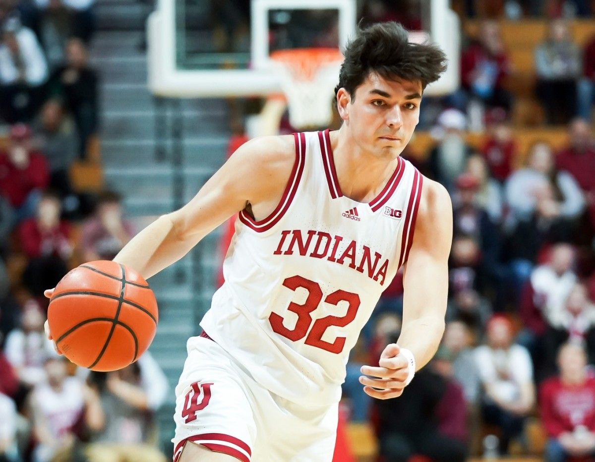 PHOTO GALLERY: Indiana Basketball Holds On to Beat Kennesaw State ...