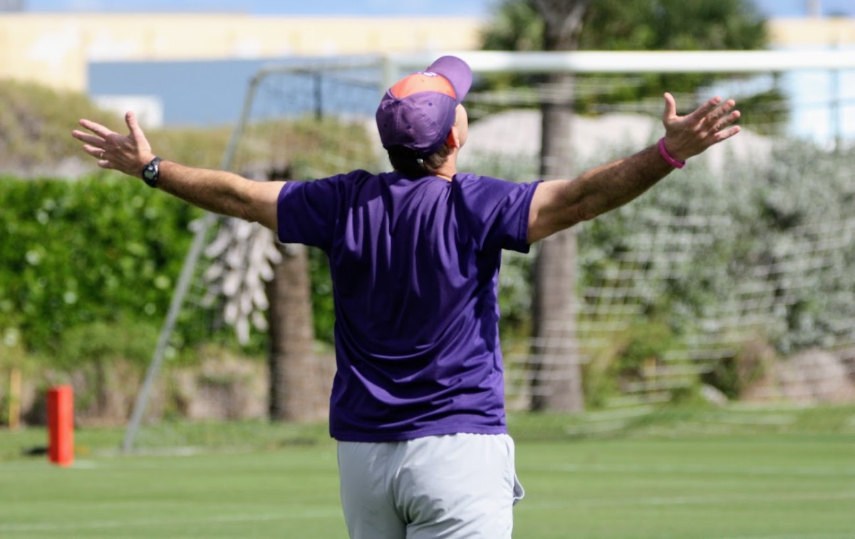 Clemson Fires Offensive Coordinator - Sports Illustrated Clemson Tigers ...