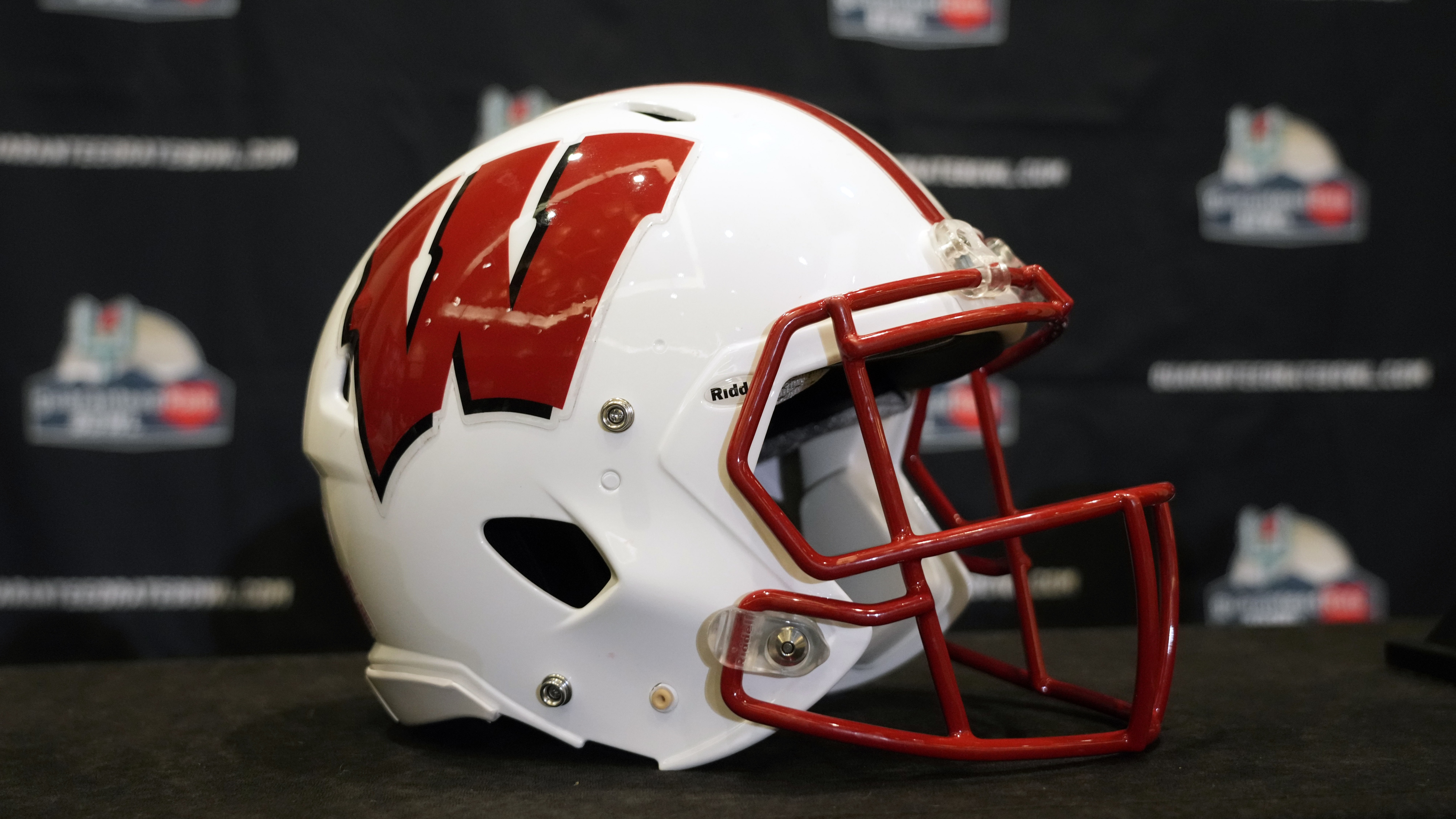 Wisconsin Expected to Land Former SMU QB Tanner Mordecai, per Report ...