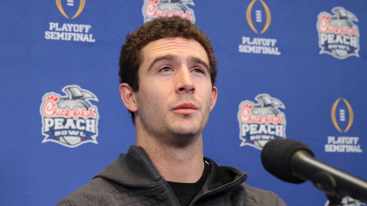 Georgia Football's Stetson Bennett Talks What They Learned from ...