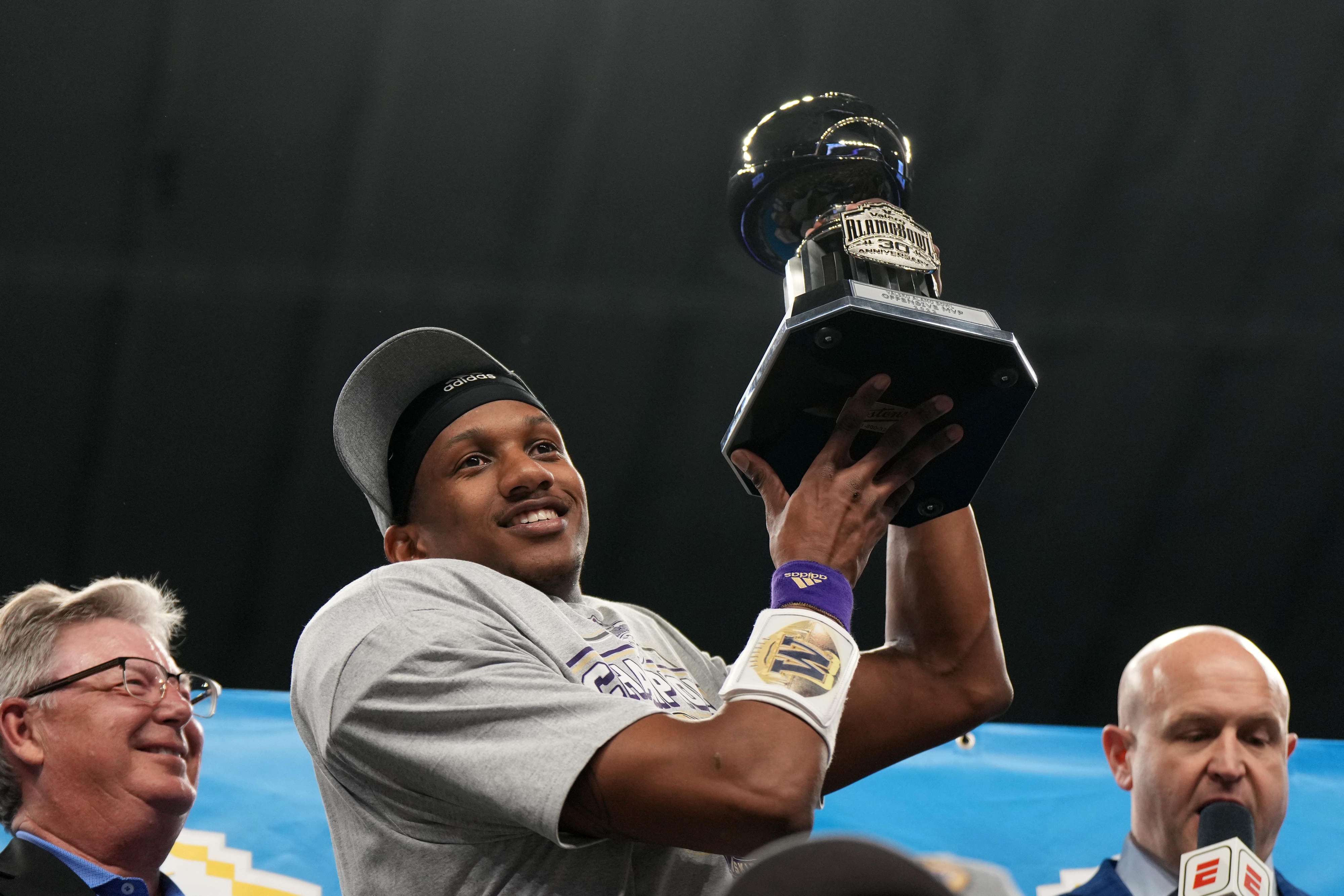 Pac-12 Improves to 3-1 in Bowls With Washington's Victory - Sports ...