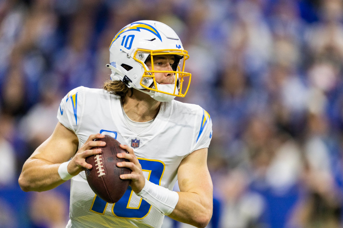 Los Angeles Chargers vs. Los Angeles Rams Week 17 Game Prediction ...