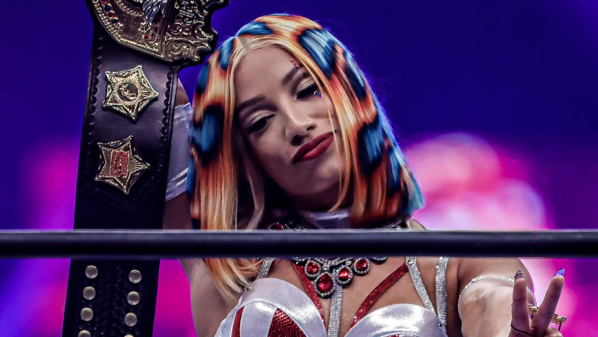 NJPW Wrestle Kingdom recap: Sasha Banks debuts, Okada beats White - Sports Illustrated
