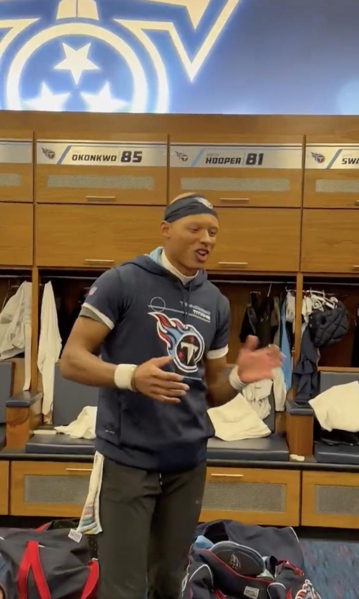 Josh Dobbs Gifts Reporter With Gear From Tennessee Football - Sports ...