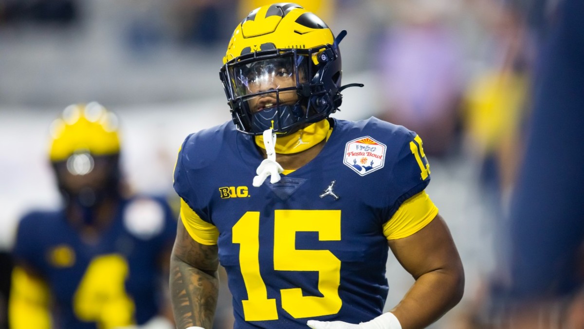 Michigan LB Transfer Deuce Spurlock Schedules Visit to Florida Gators ...