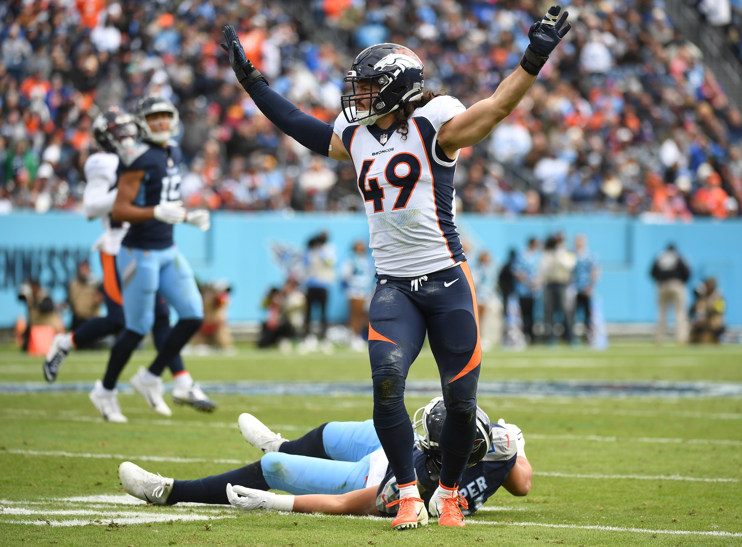 Predicting What Denver Broncos Offer Tackling Machine LB Alex Singleton ...