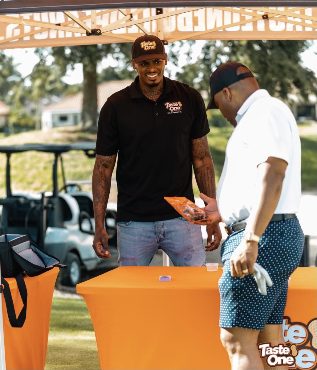 Former Miami WR Lance Leggett's Taste One Boiled Peanuts "Boiling ...
