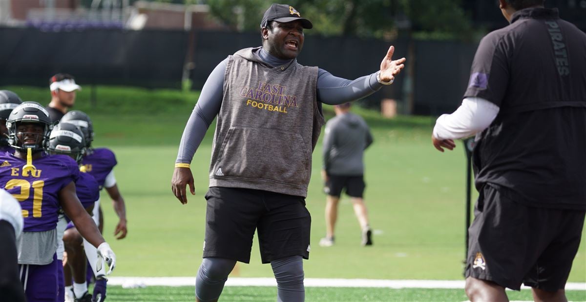 Louisville Officially Hires Steve Ellis as Cornerbacks Coach - Sports ...