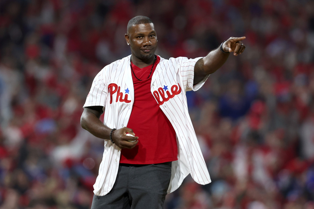 Ryan Howard Puts Stamp of Approval on Philadelphia Phillies' Winter ...