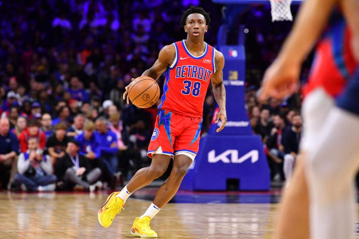 Report: Phoenix Suns Signing G League's Saben Lee to 10-Day Contract ...