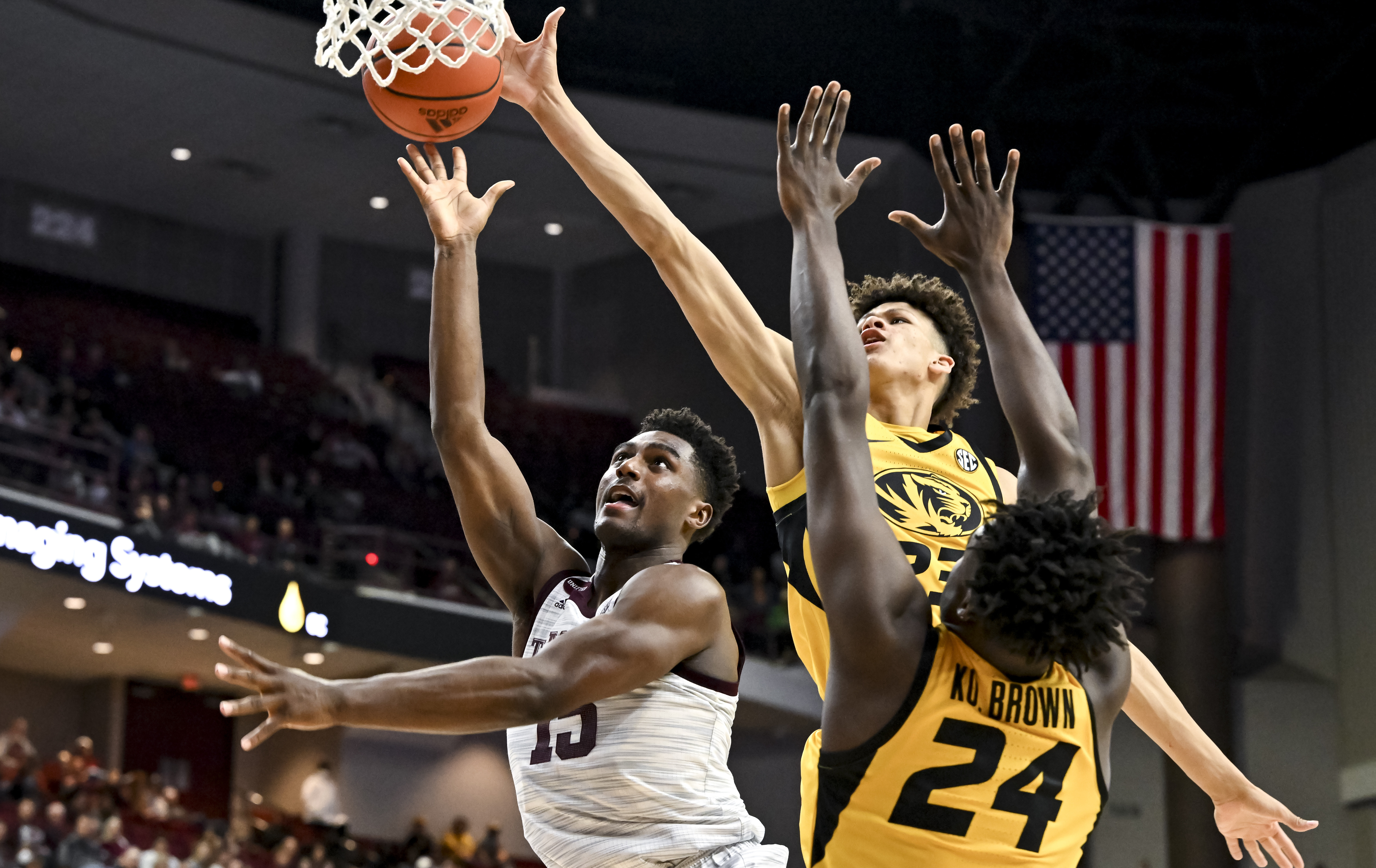 Aggies Beat Florida Gators 54-52: Live Game Log - Sports Illustrated ...