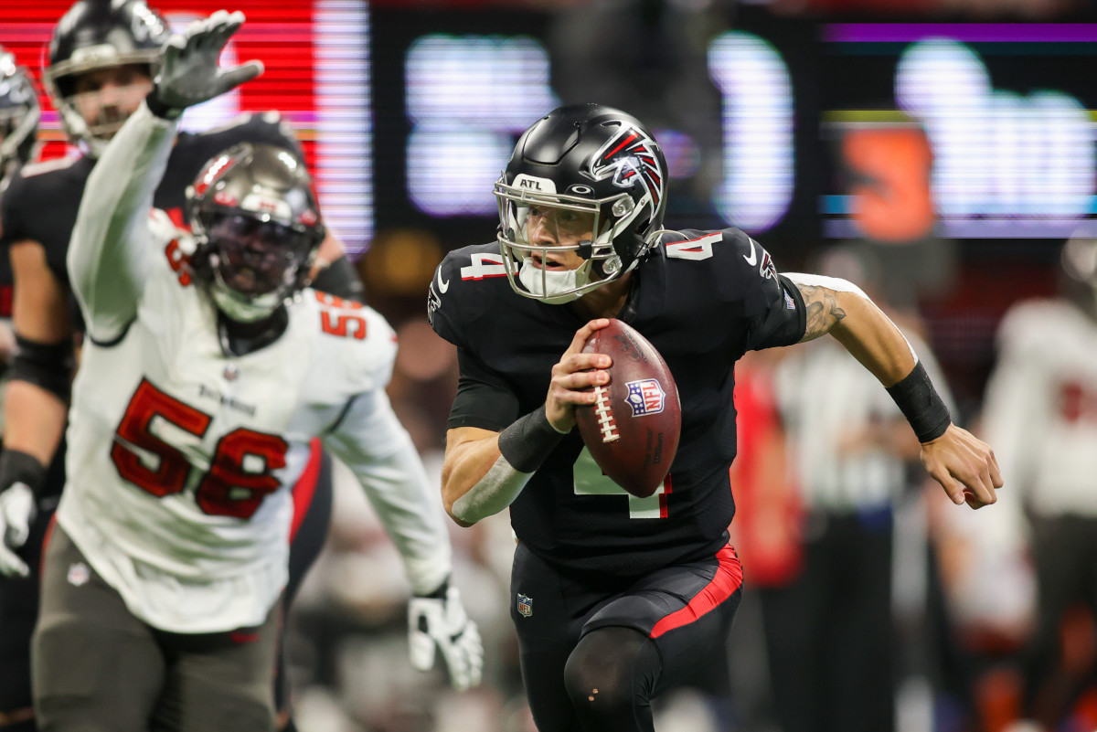 Watch: Atlanta Falcons Quarterback Desmond Ridder Mic'd Up During Final ...