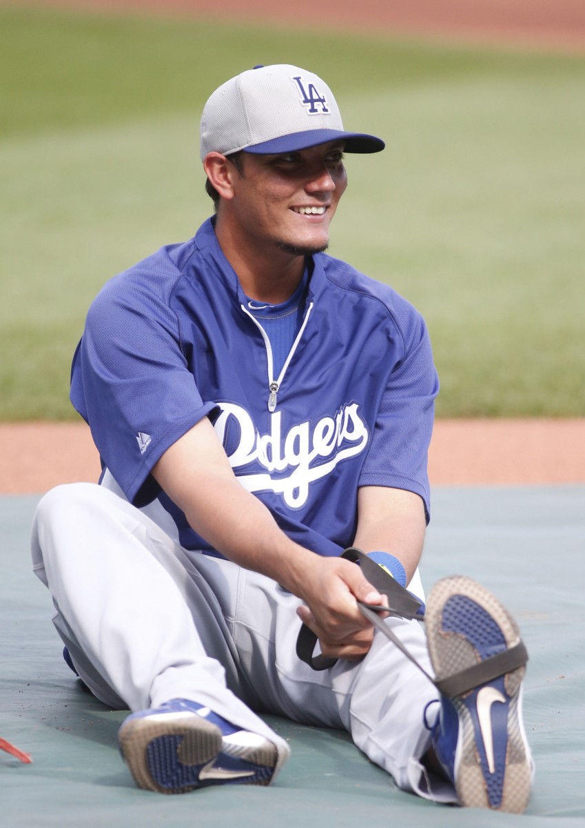 Dodgers: Miguel Rojas Reacts to Return to Los Angeles - Inside the ...
