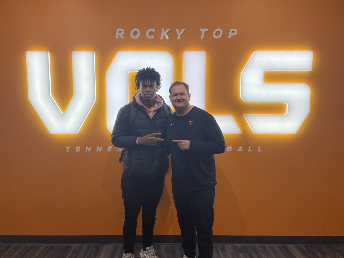 Williams Nwaneri Visits Tennessee Football - Sports Illustrated ...