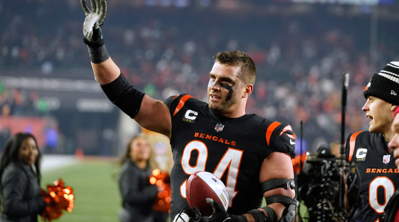 Sam Hubbard’s Historic Defensive Touchdown Headlines Bengals’ Win ...