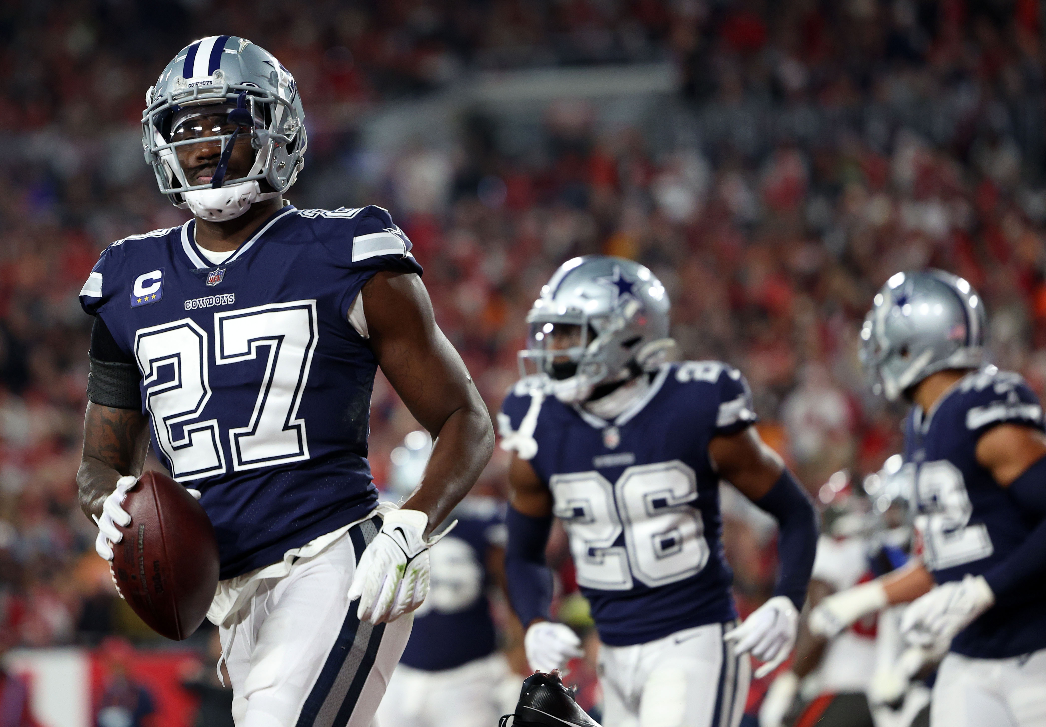 Dallas Cowboys DB Jayron Kearse Injured vs. Tampa Bay Buccaneers; Will ...