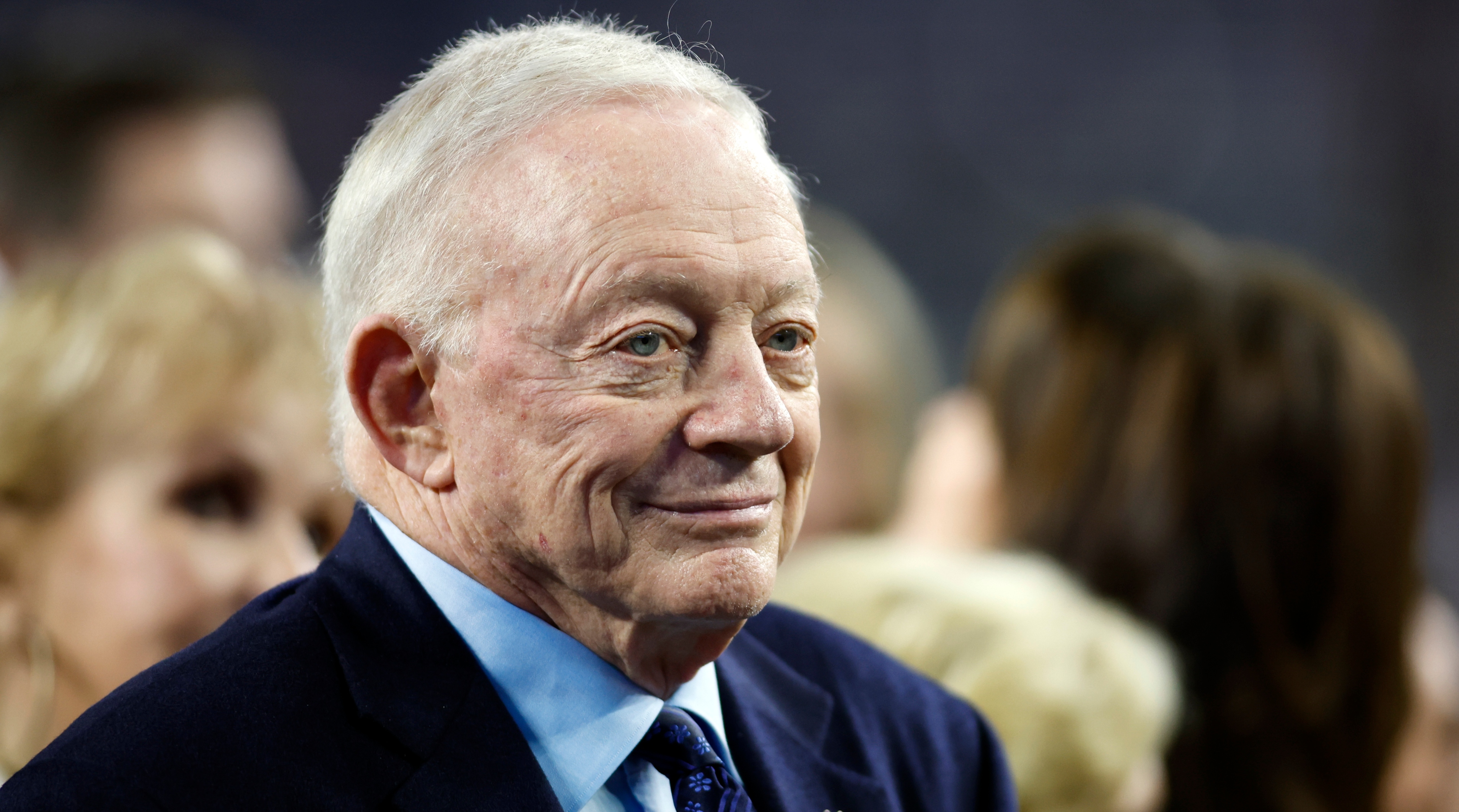 Jerry Jones Catching Heat for Reaction to Eagles Going All-In for Super ...