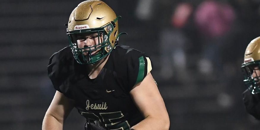 For UW Football, It's Been a Time for Legacy Offers, Hard Decisions ...