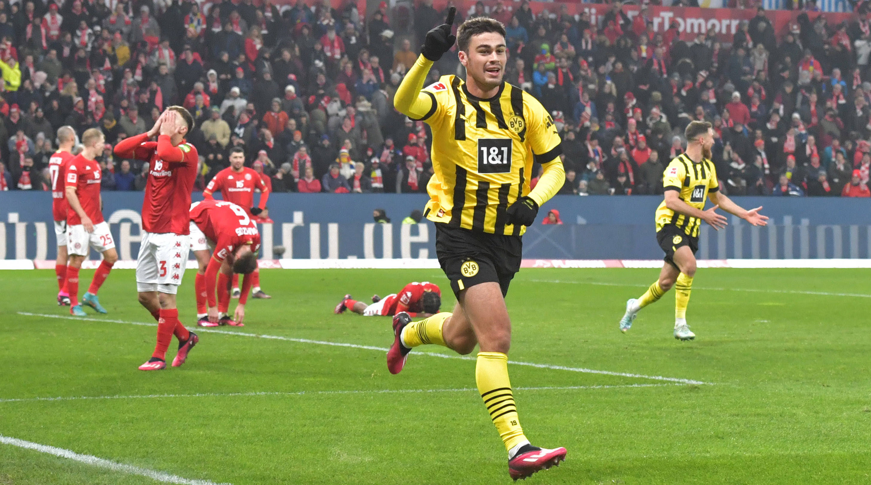 Gio Reyna Goal: Borussia Dortmund Star Scores Amid USMNT Drama (Video ...