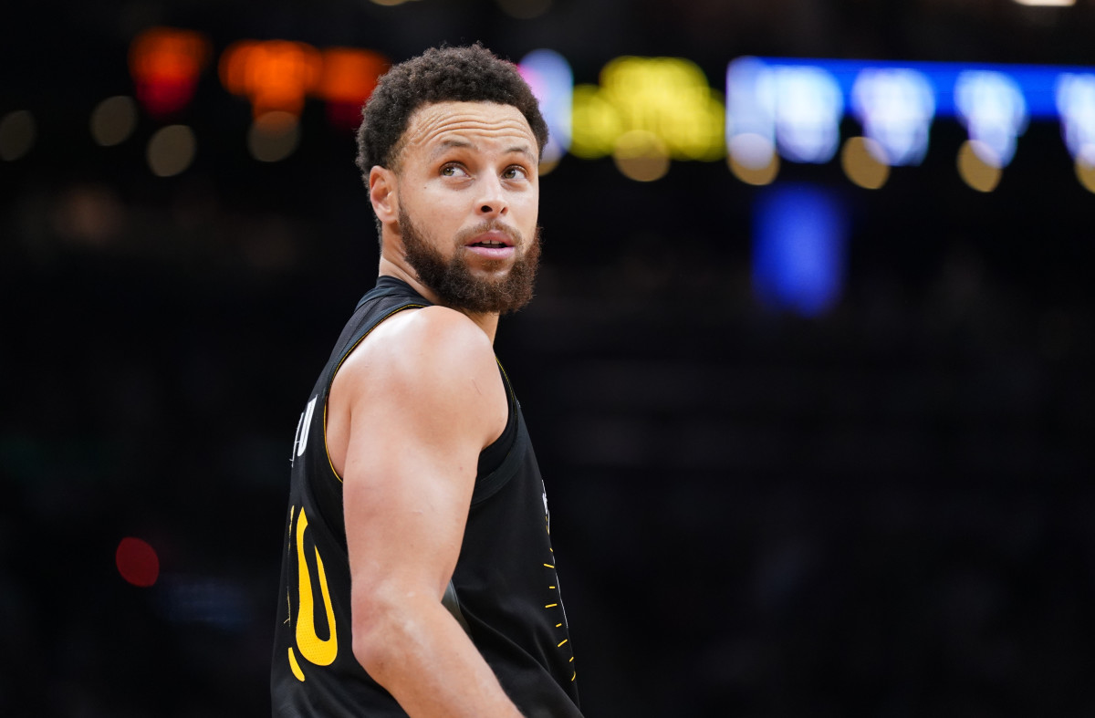Steph Curry Becomes First Player in NBA History to Achieve This Feat - Inside the Warriors
