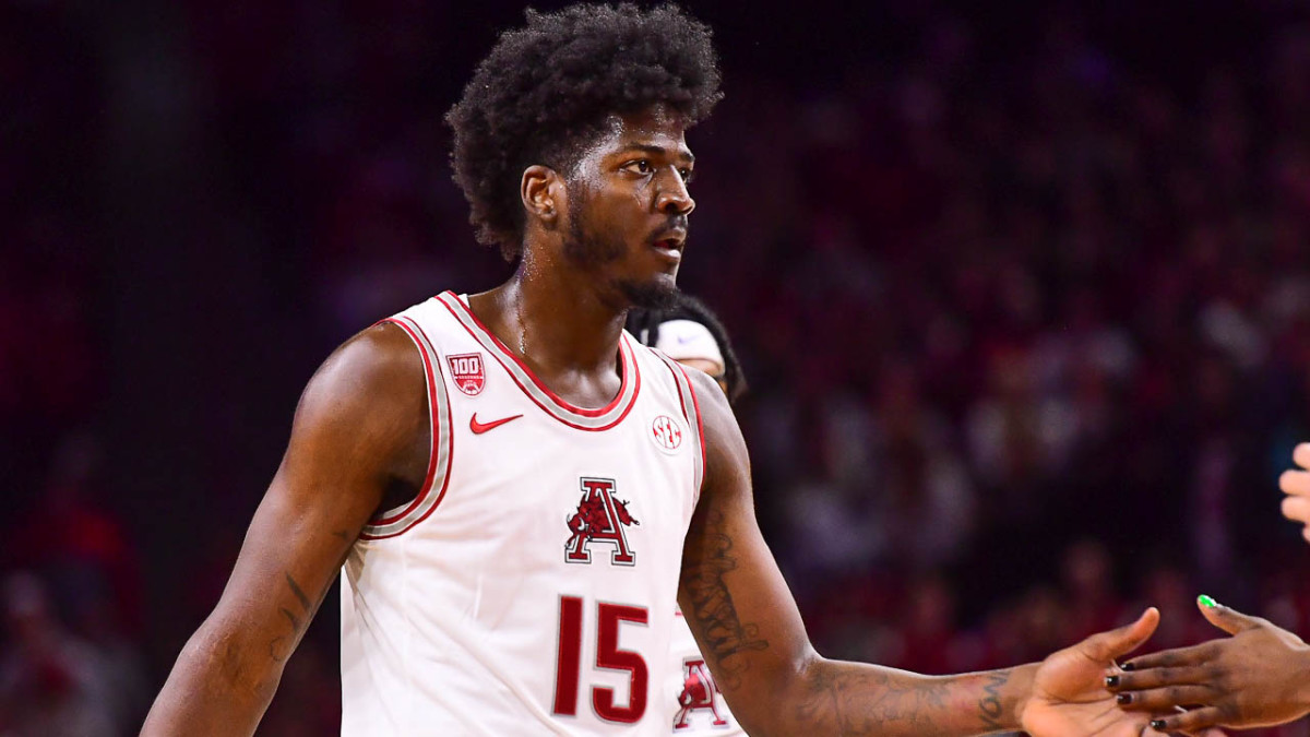 Razorbacks finally close out an SEC win, pulling away from road-weary ...