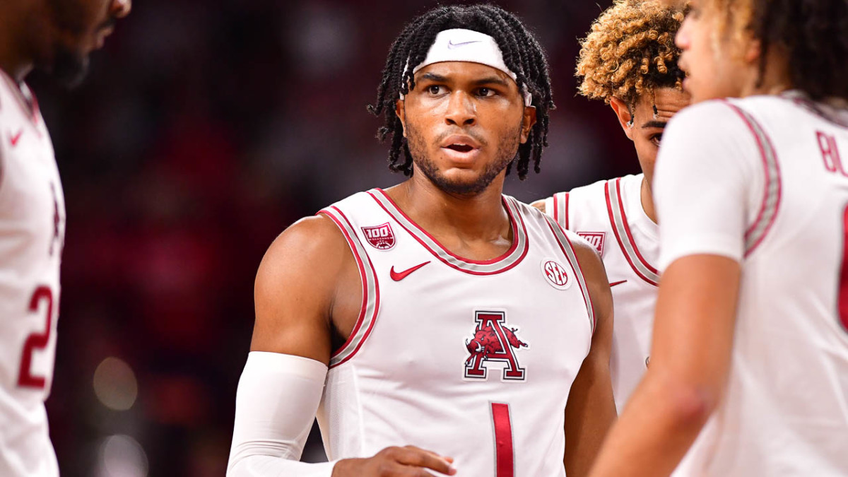 Razorbacks finally close out an SEC win, pulling away from road-weary ...