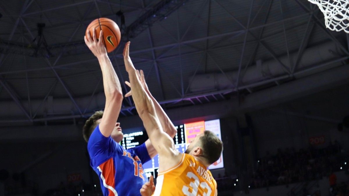 Florida Gators Upset No. 2 Tennessee, 67-54 - Sports Illustrated ...