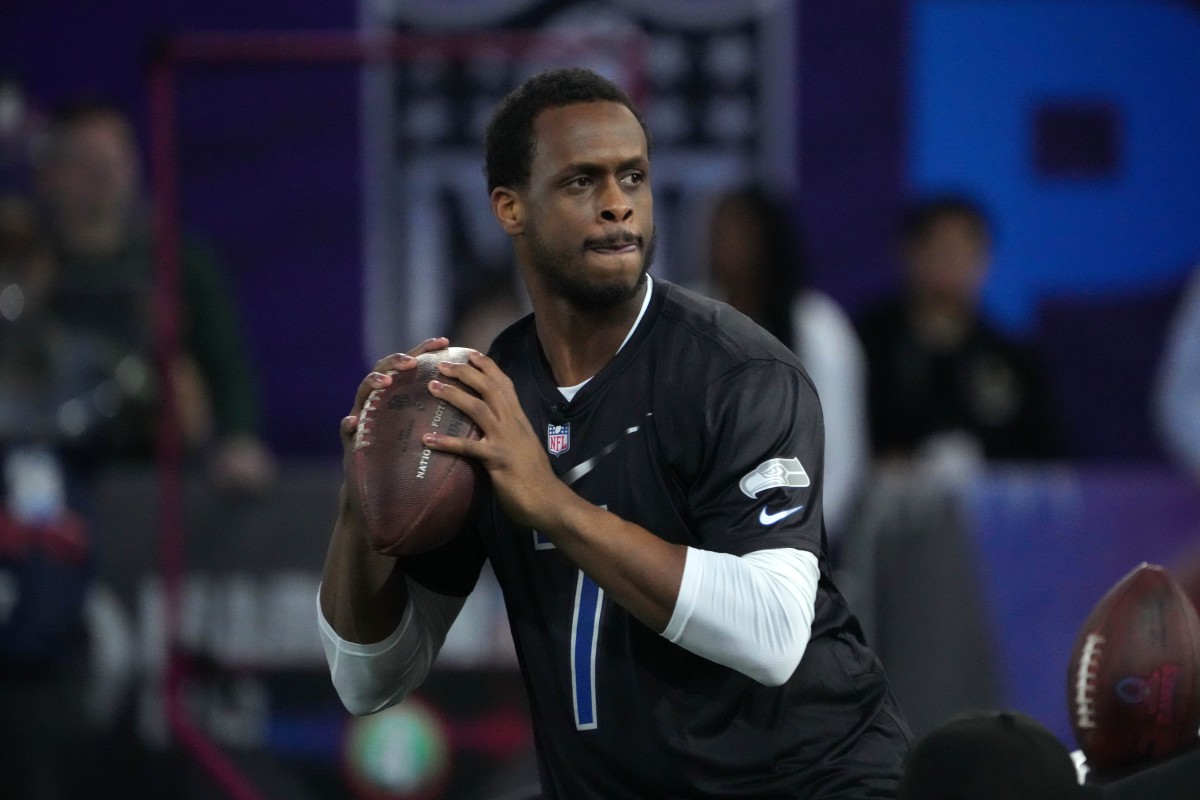 Geno Smith Grabs Another Award - Sports Illustrated West Virginia ...