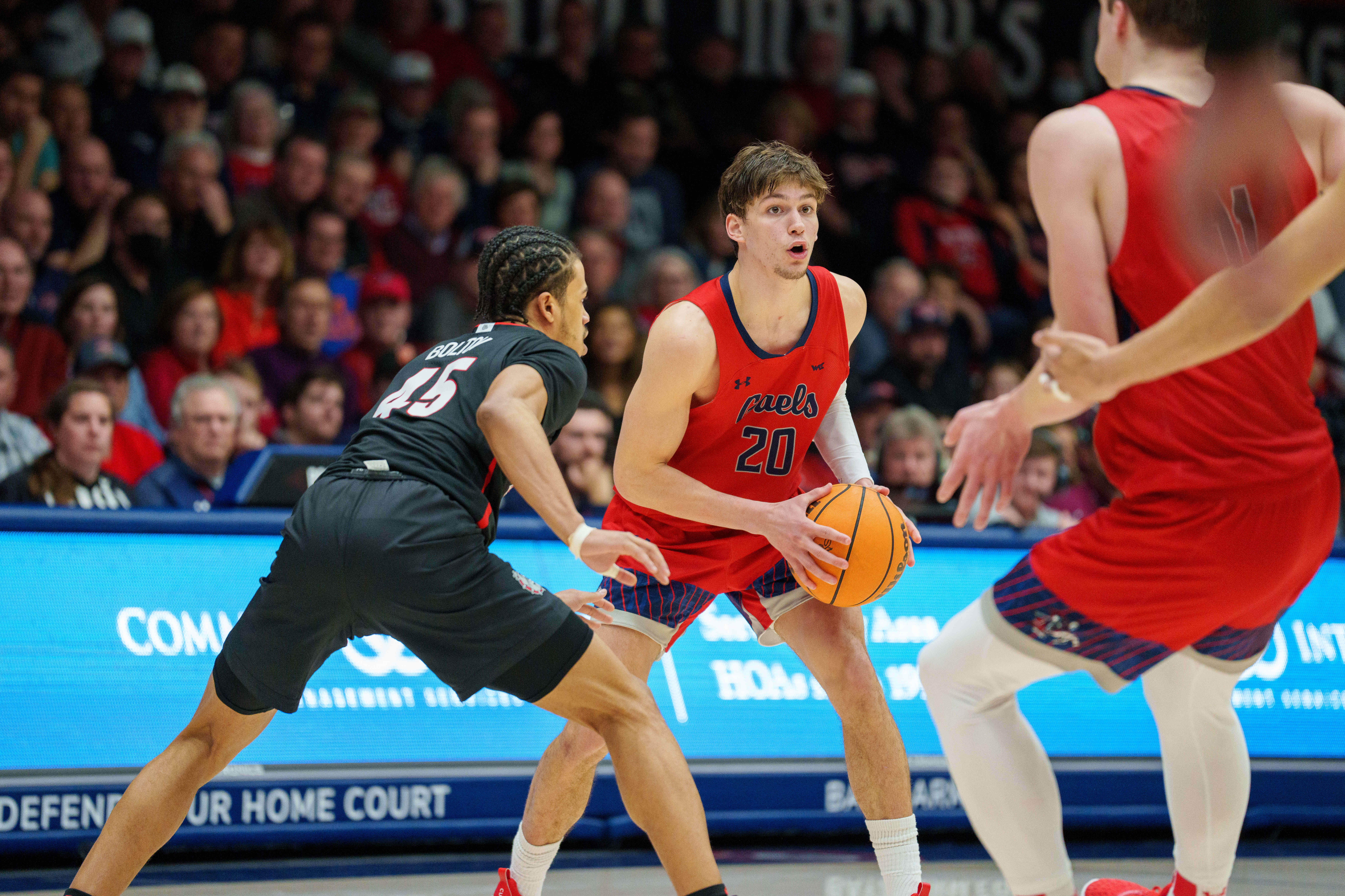 Photos: Aiden Mahaney leads Saint Mary's over Gonzaga in WCC showdown ...
