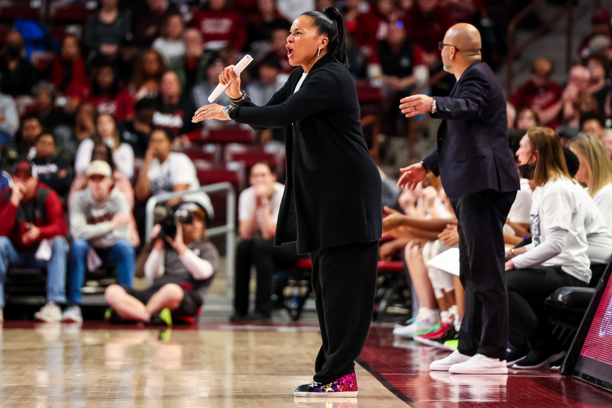 University Of South Carolina To Build Statue Of Dawn Staley - Sports ...