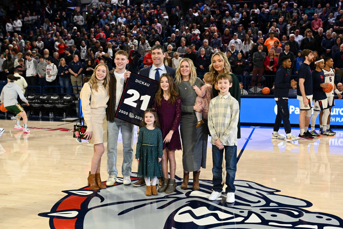 Photos: Gonzaga retires Dan Dickau's jersey, then thumps USF 99-81 ...