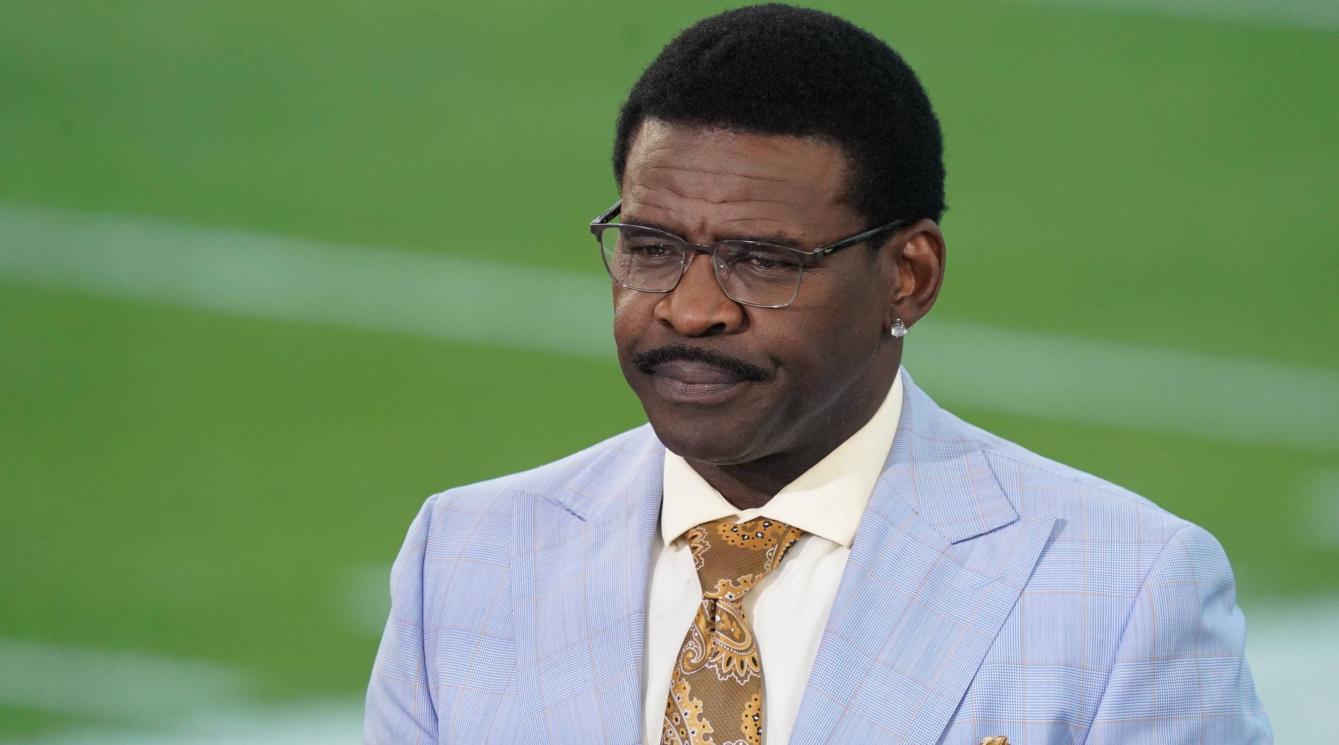 Michael Irvin Files $100 Million Lawsuit Against Hotel, Woman Alleging ...