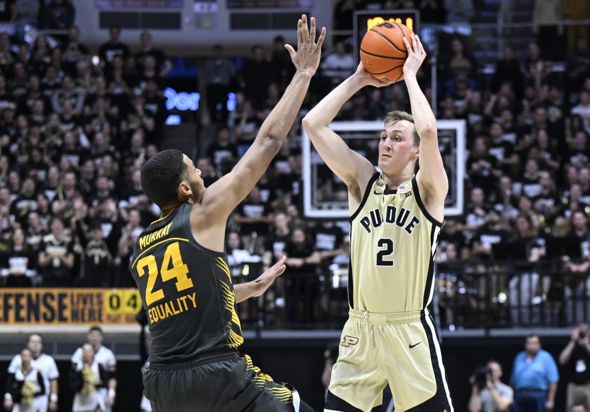 PHOTO GALLERY: Purdue Thwarts Iowa Comeback Hopes at Mackey Arena ...