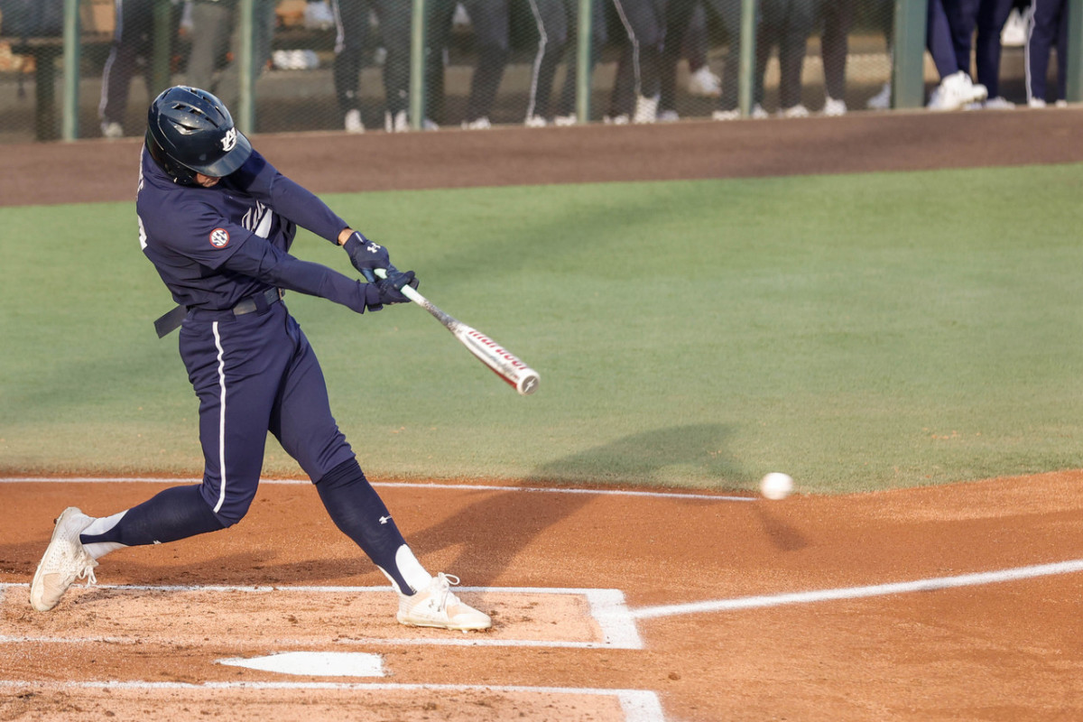 TAKEAWAYS: Auburn baseball wins game one against Indiana - Sports ...