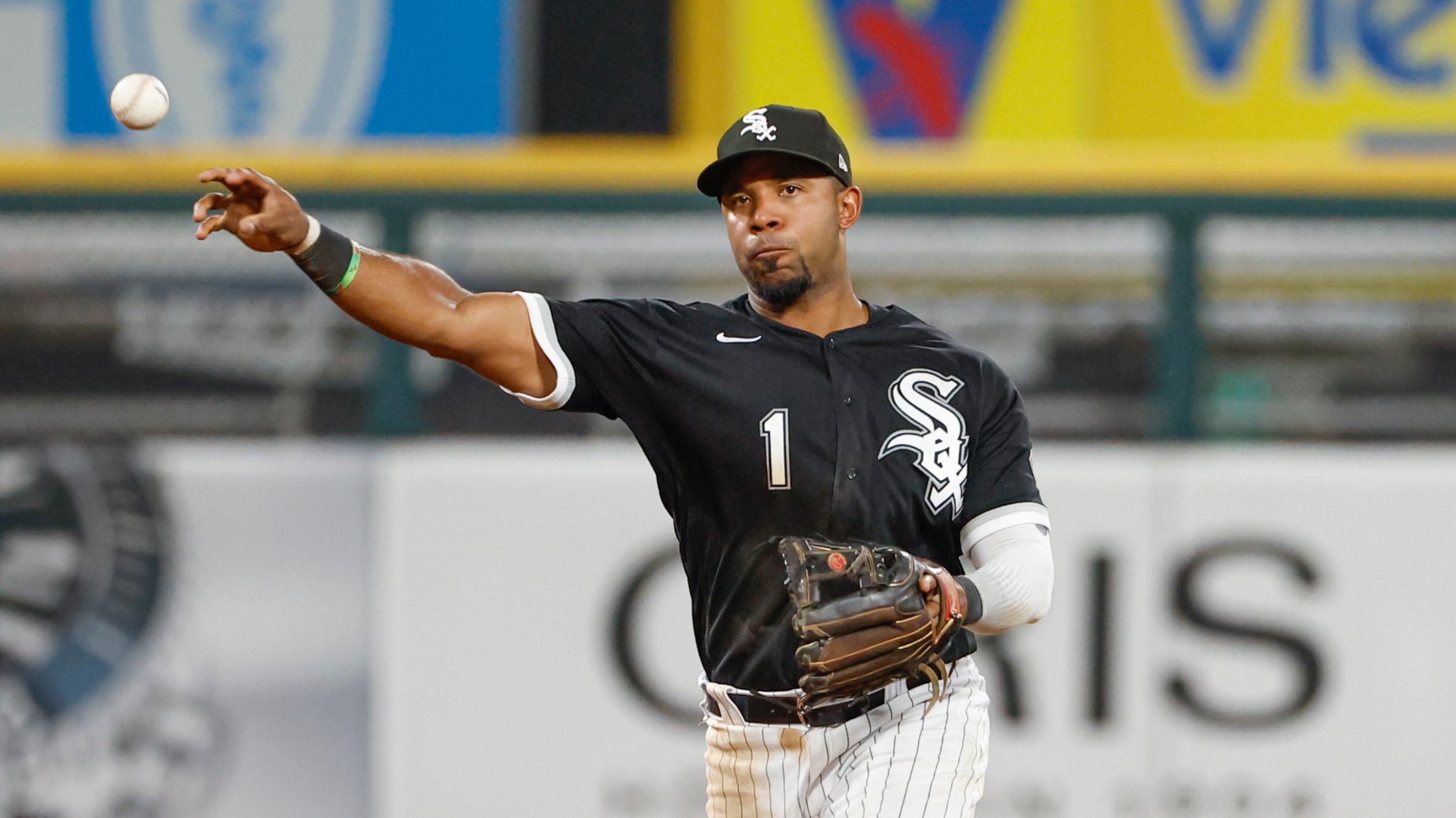 White Sox Sign Free Agent Elvis Andrus, per Reports - TrendRadars
