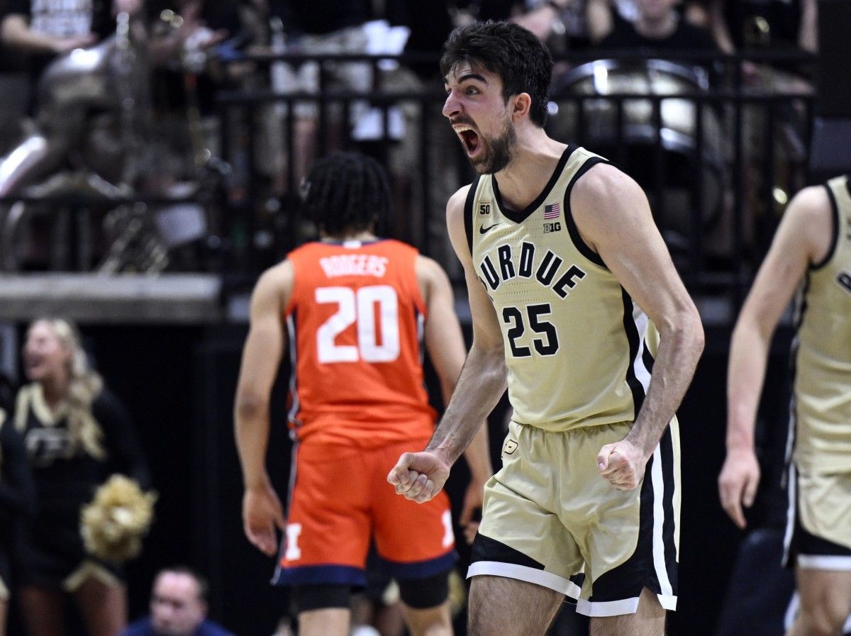 PHOTO GALLERY: Purdue Holds Off Illinois For 76-71 Win at Mackey Arena ...