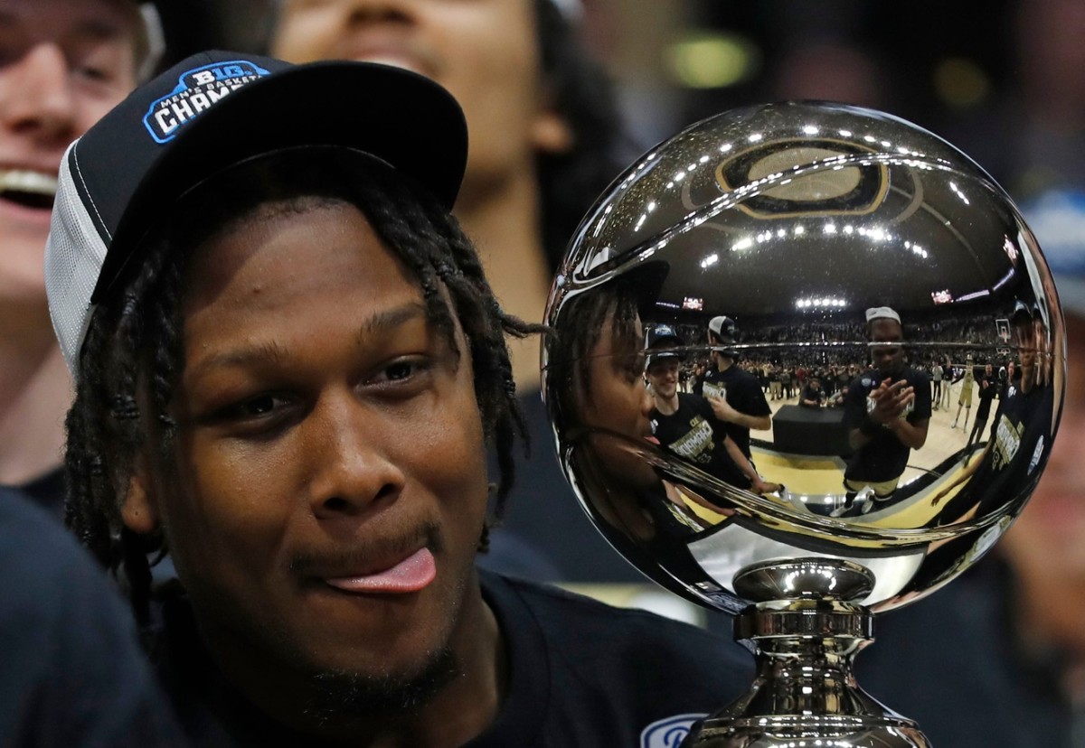 PHOTO GALLERY: Purdue Holds Off Illinois For 76-71 Win at Mackey Arena ...